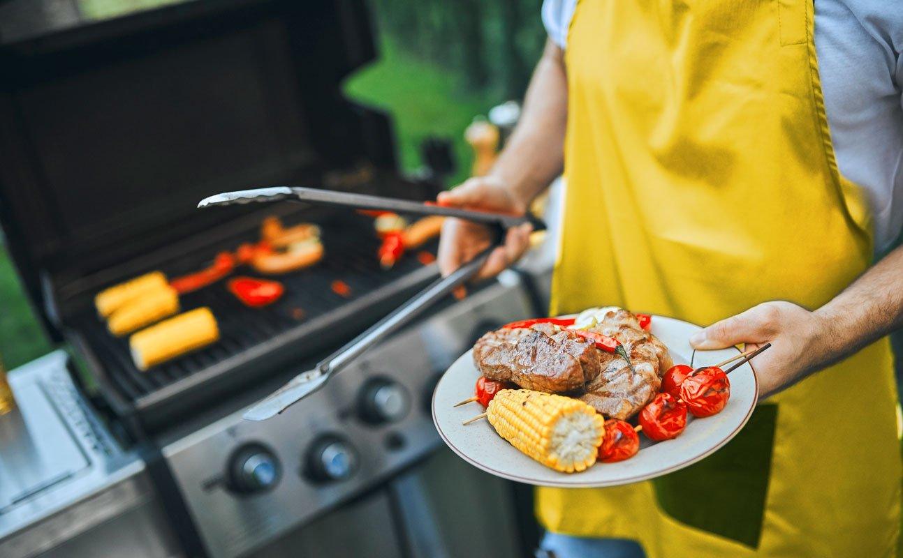 The difference between bbq grilling and smoking - Infinite Labs